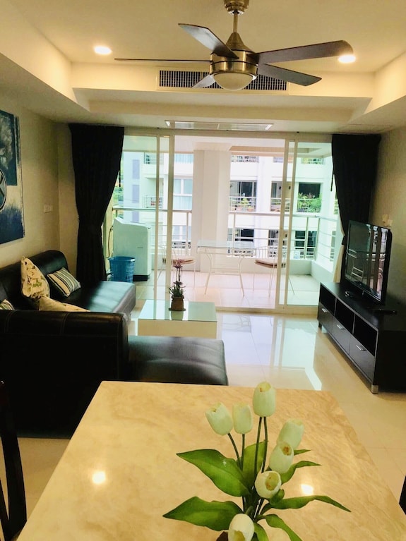 Patong Beach Rymlig Lägenhet Med 3 Sovrum - Patong Beach