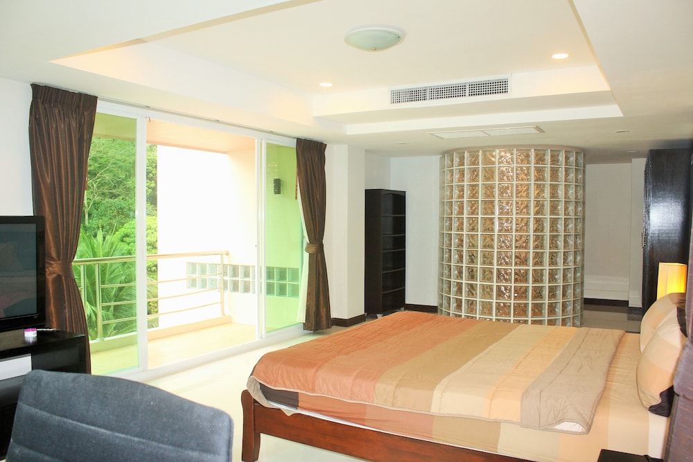 Patong Beach Spacieux Condo 3 Chambres - Patong Beach