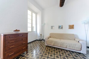 Apartamento (1 Bedroom) | Sala de estar | TV