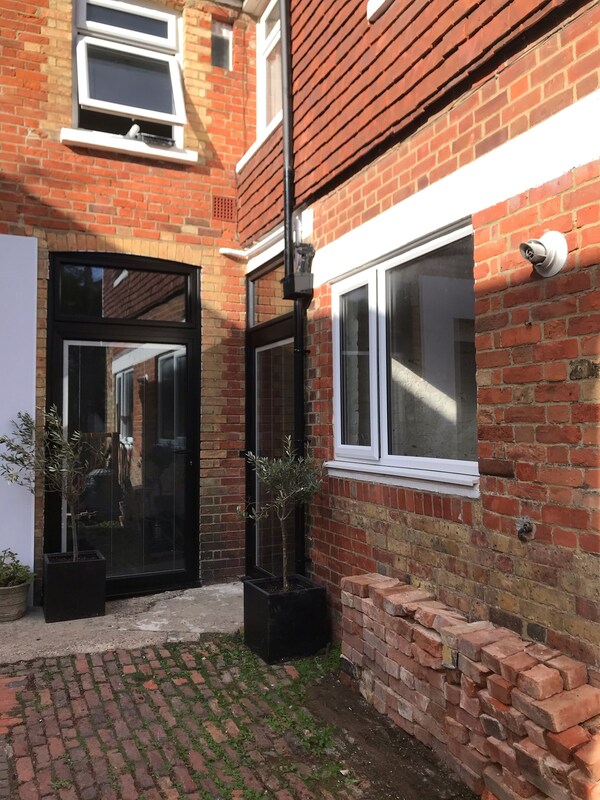 The Coach House, Sandgate. 3 Bed, 2 Bath, Quirky Seaside Mews. - Folkestone