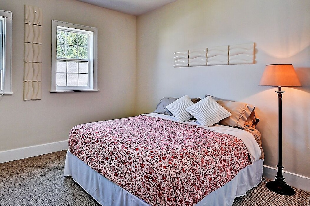 9 Chambres 3 Salle De Bain Complète Avec Buanderie Au Centre-ville D'indianapolis! 20+ Personnes - Indianapolis, IN