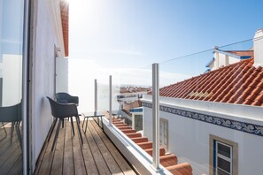 Quarto Duplo Superior, varanda | Cofre no quarto, cortinas/cortinados opacos 