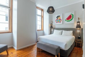 Quarto casal luxo | Cofres nos quartos, cortinas blackout, Wi-Fi de cortesia, roupa de cama