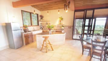 Casa Familiar, 2 quartos, cozinha, vista para o lago | Cozinha privada