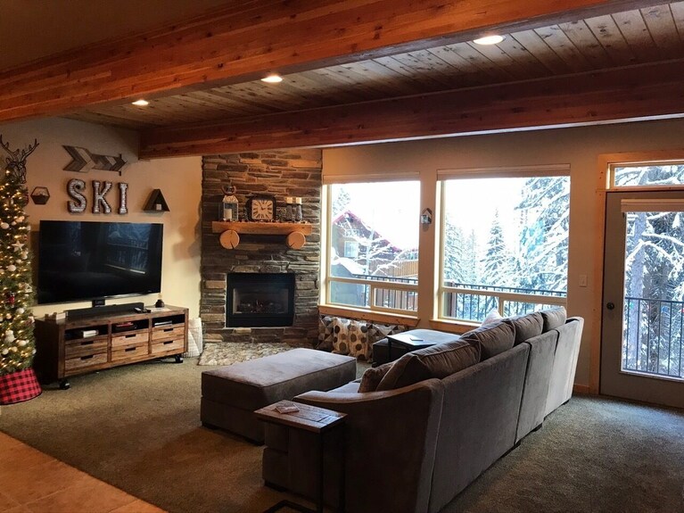 Schweitzer Condo. Transferable Ski Lift Pass Included! Hot Tub, 2-car Garage. - Sandpoint, ID