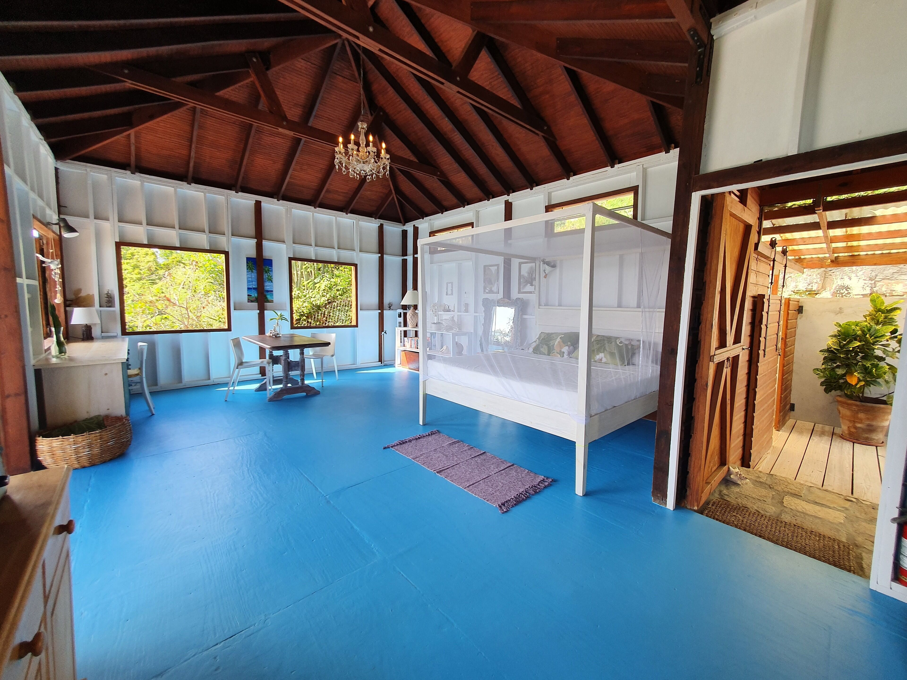 Blue  Pearl  Antigua - Antigua and Barbuda