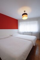 Ferros/tábuas de passar roupa, Wi-Fi de cortesia, roupa de cama