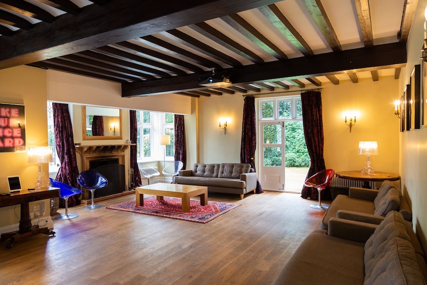 5 Star Tudor Manor House - Norfolk