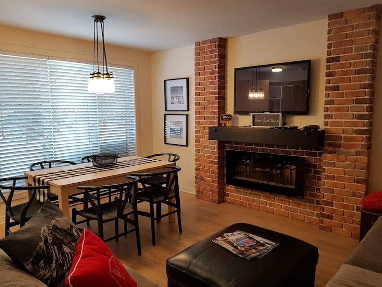 *Nice & Cozy *Tremblant Pedestrian Village*ski In / Ski Out*wifi*parking - Quebec