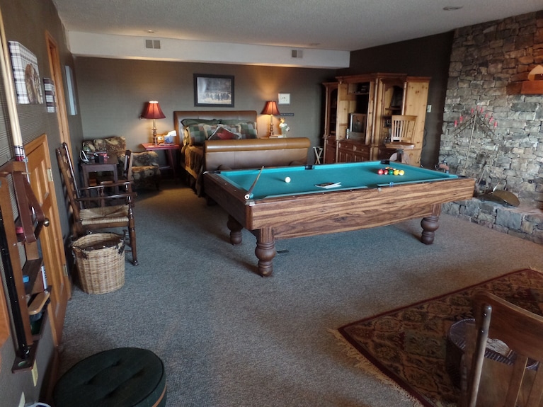 Breath Taking View Of The Highlands Of The Roan With Hot Tub And Pool Table - Roan Mountain, TN