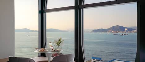 Roupas de cama premium, edredons de pluma, camas com colchões pillow-top