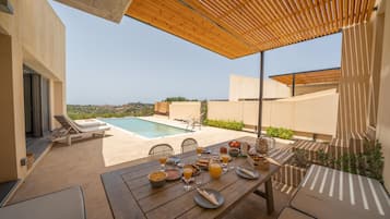 Villa (Pool View/ Sea View) | Terraço/pátio interior