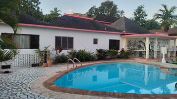 Suite Executiva, 1 cama king-size (Room 5) | 1 quarto, camas de colchão pillowtop, cofre no quarto