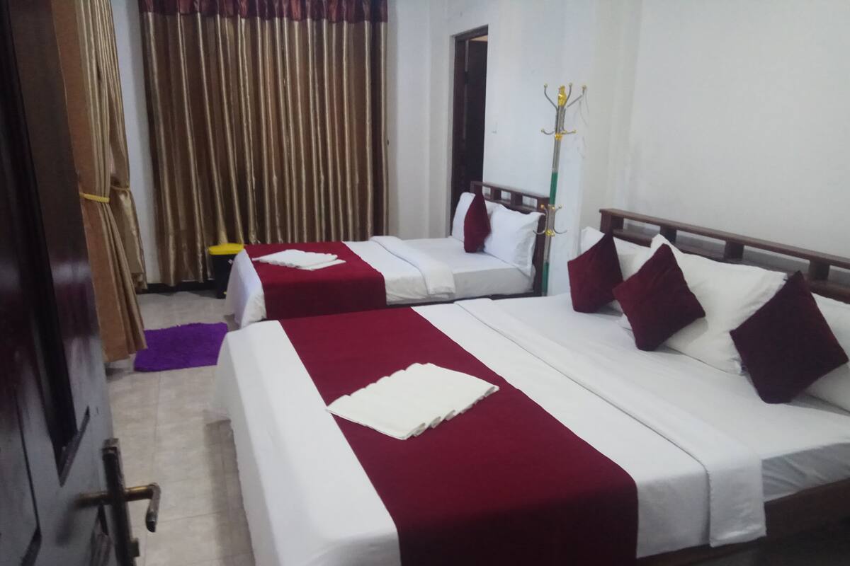 Quarto Triplo | Quartos insonorizados, Wi-fi grátis, roupa de cama fornecida