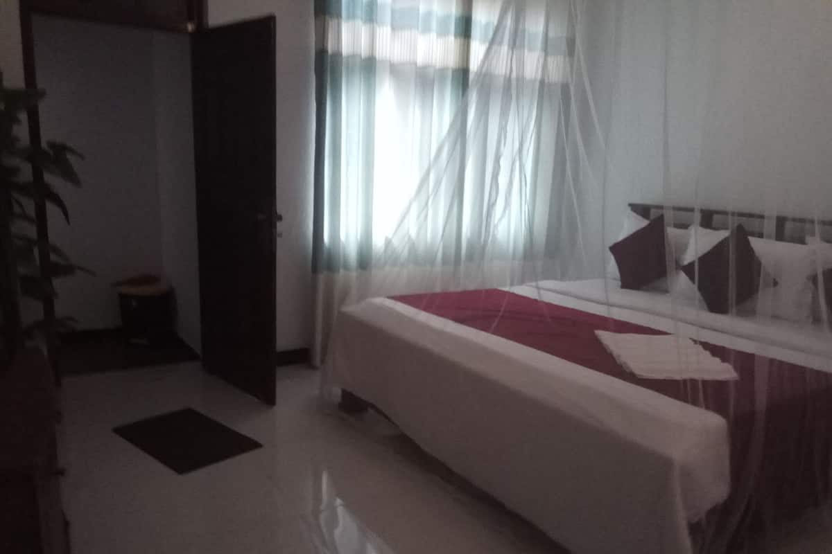 Quarto Duplo Deluxe | Quartos insonorizados, Wi-fi grátis, roupa de cama fornecida