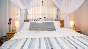 Quarto Clássico com Cama de Casal (Nsosi) | Roupa de alta qualidade, cortinas/cortinados opacos, camas desdobráveis 