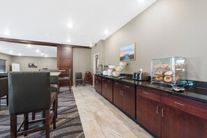 Café da manhã continental grátis todos os dias