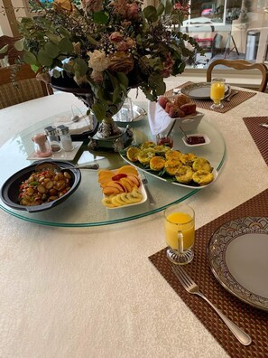 Café da manhã continental grátis todos os dias