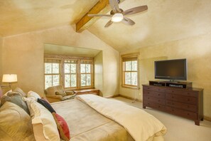 Casa geminada, 4 quartos | 4 quartos, roupas de cama premium, individualmente decorados