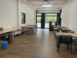 Café da manhã com pratos da culinária local grátis todos os dias