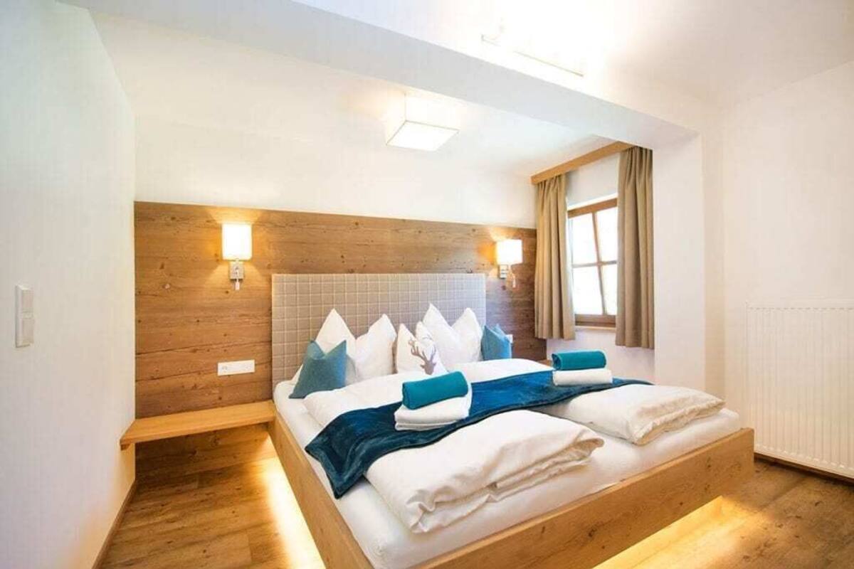Apartamento luxo | Escrivaninha, quartos à prova de som, Wi-Fi de cortesia