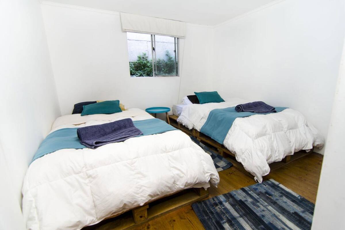 Quarto Duplo Tradicional, casa de banho partilhada | Wi-fi grátis, roupa de cama fornecida 