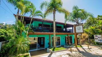 Fachada da propriedade