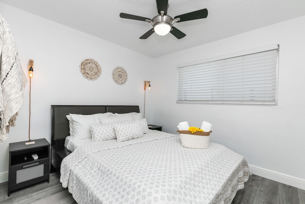 Pool House 3b/2b King Bed Ev-charger Hollywood, Fl - Miramar, FL