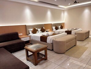 Quarto família | Individualmente decorados, individualmente mobiliados, escrivaninha