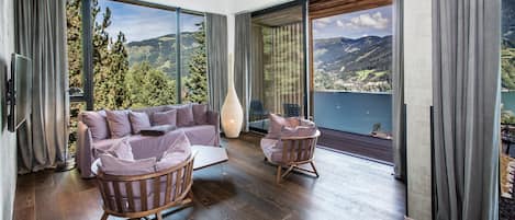 Penthouse Design, 3 quartos, varanda, vista para o lago | Sala de estar | Televisor LED, piso aquecido