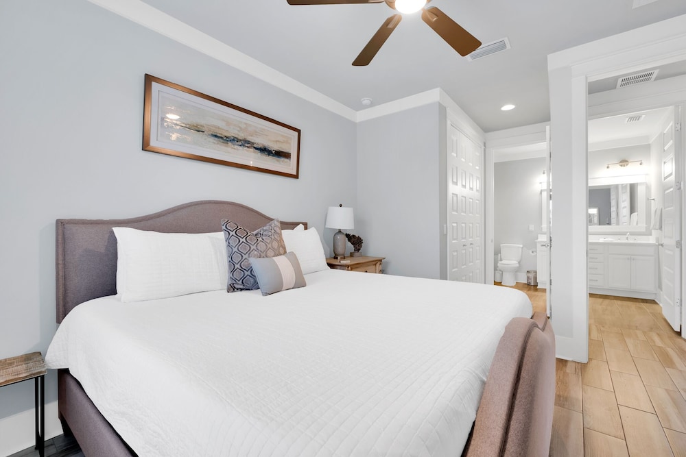 Wahoo Chateau With Low-speed Vehicle, Heated Pool, And Cornhole Field - Destin, FL