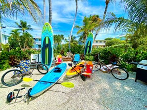 Tiki Bar,Heated Pool,Pri Spa, kayaks,SUP’s,Bikes,BBQ,Fire ring, outside ...