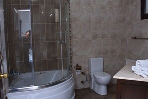 Quarto Duplo Deluxe | Banheira de hidromassagem