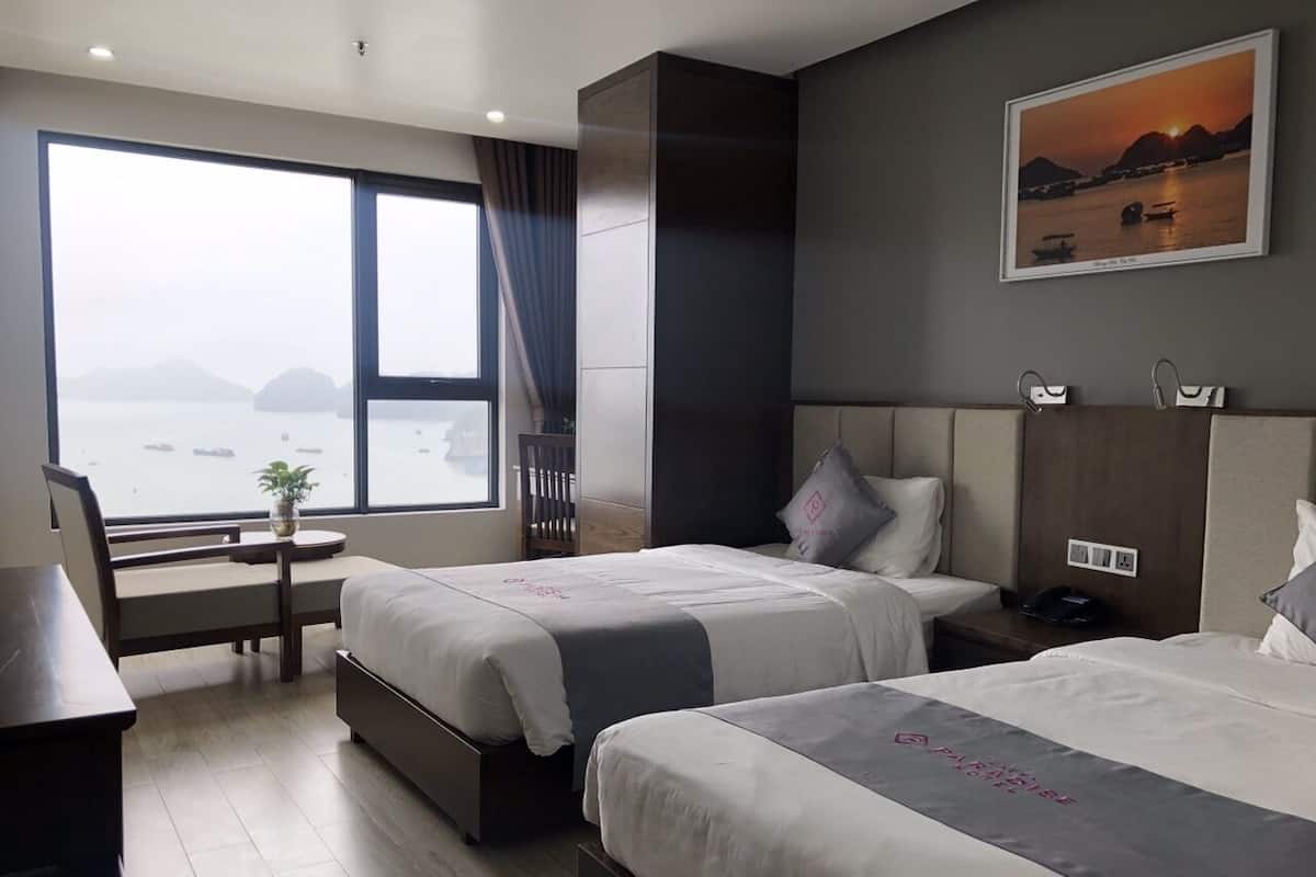 Quarto Twin Deluxe | Roupa de alta qualidade, edredões de penas