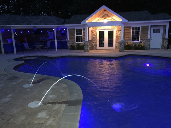 Large Heated Pool & Hot Tub, Near Quantico DAY Parties and Cookouts ...