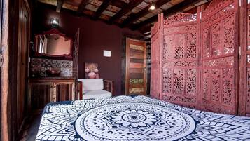 Suite | 1 quarto, com mobília individualizada, secretária, Wi-fi grátis