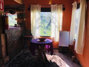 Cabana de Madeira Familiar, vista para a montanha, junto ao jardim | Cortinas/cortinados opacos, ferro/tábua de engomar 