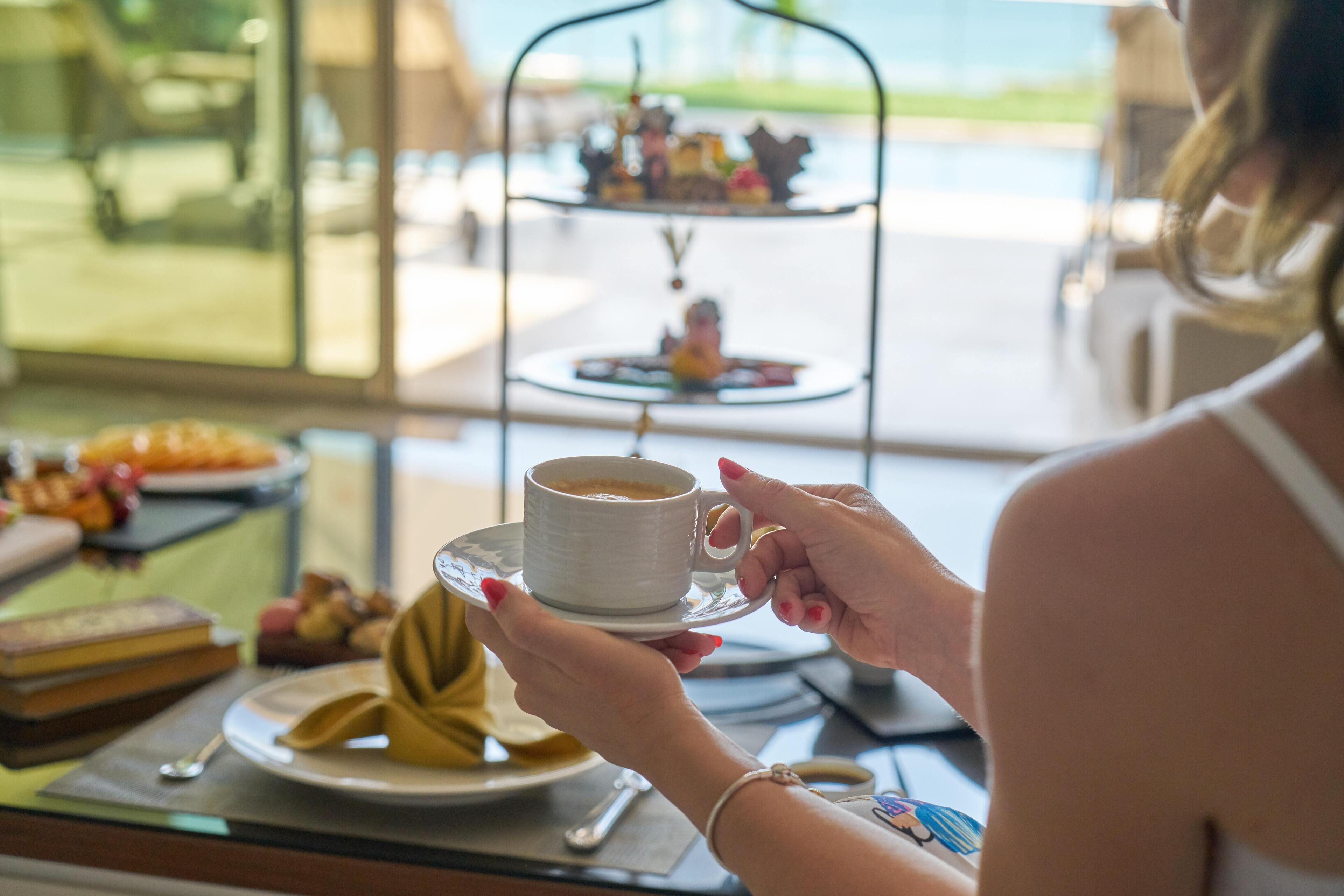 Pequeno-almoço tipo buffet diário mediante uma taxa 