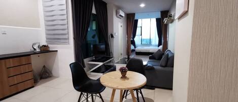 Loft (Studio) | Sala de estar | Smart TV