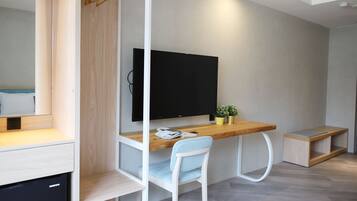 Quarto Duplo Deluxe, varanda | Roupa de alta qualidade, edredões de penas, com decoração personalizada