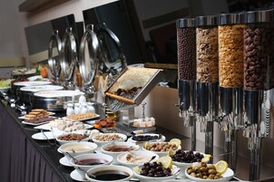 Pequeno-almoço tipo buffet diário incluído 