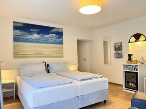 Quarto Duplo Comfort, pátio (Plus) | Roupa hipoalergénica, minibar, cofre no quarto 
