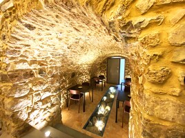 Café da manhã com buffet grátis todos os dias