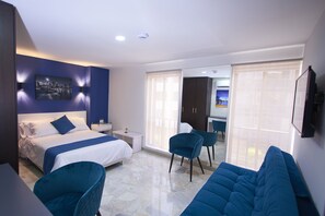 Quarto Triplo Superior | Roupa de alta qualidade, edredões de penas 