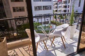 Quarto Triplo Elite | Roupa de alta qualidade, edredões de penas