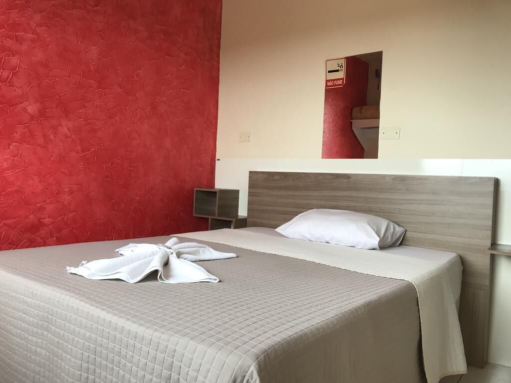 Wi-Fi de cortesia, roupa de cama