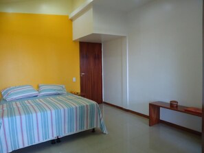 Quarto Duplo | Minibar, secretária, Wi-fi grátis, roupa de cama fornecida 