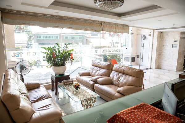 Tu Phuong Hotel - Ho Chi Minh