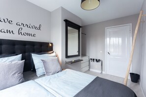 Apartamento Deluxe | 1 quarto, roupa hipoalergénica, minibar, cofre no quarto 