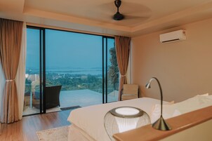 Villa de Luxo, 5 quartos, piscina privativa, vista para o mar | 5 quartos, roupa de alta qualidade, minibar, cortinas/cortinados opacos 